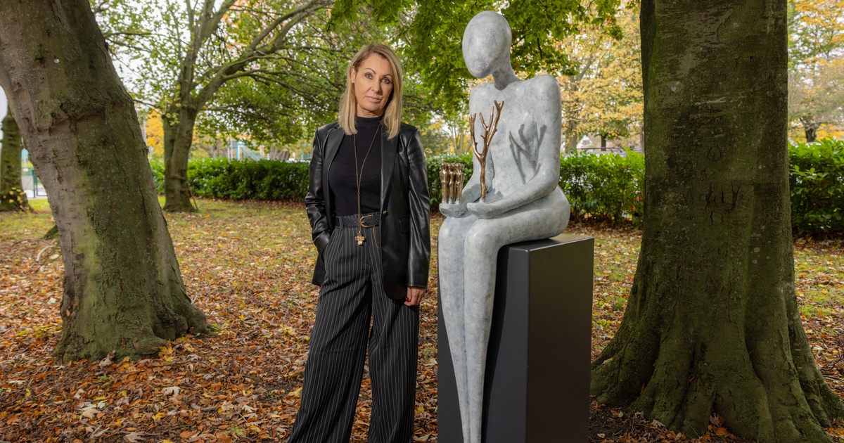 Orla de Brí sculpture unveiled at RTÉ | Solomon Fine Art